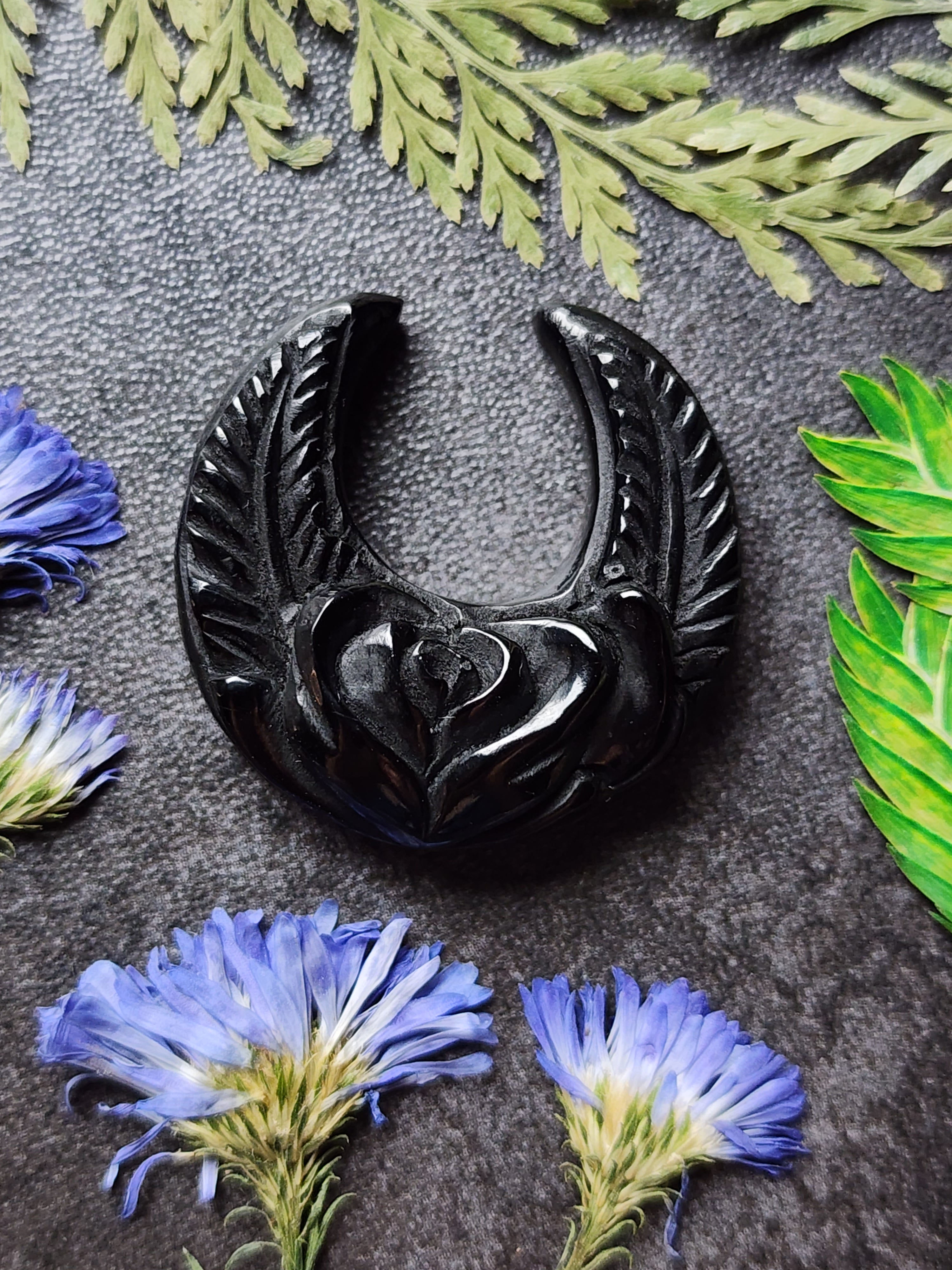 Night bloom crescent carving – Salmon Brook Lapidary