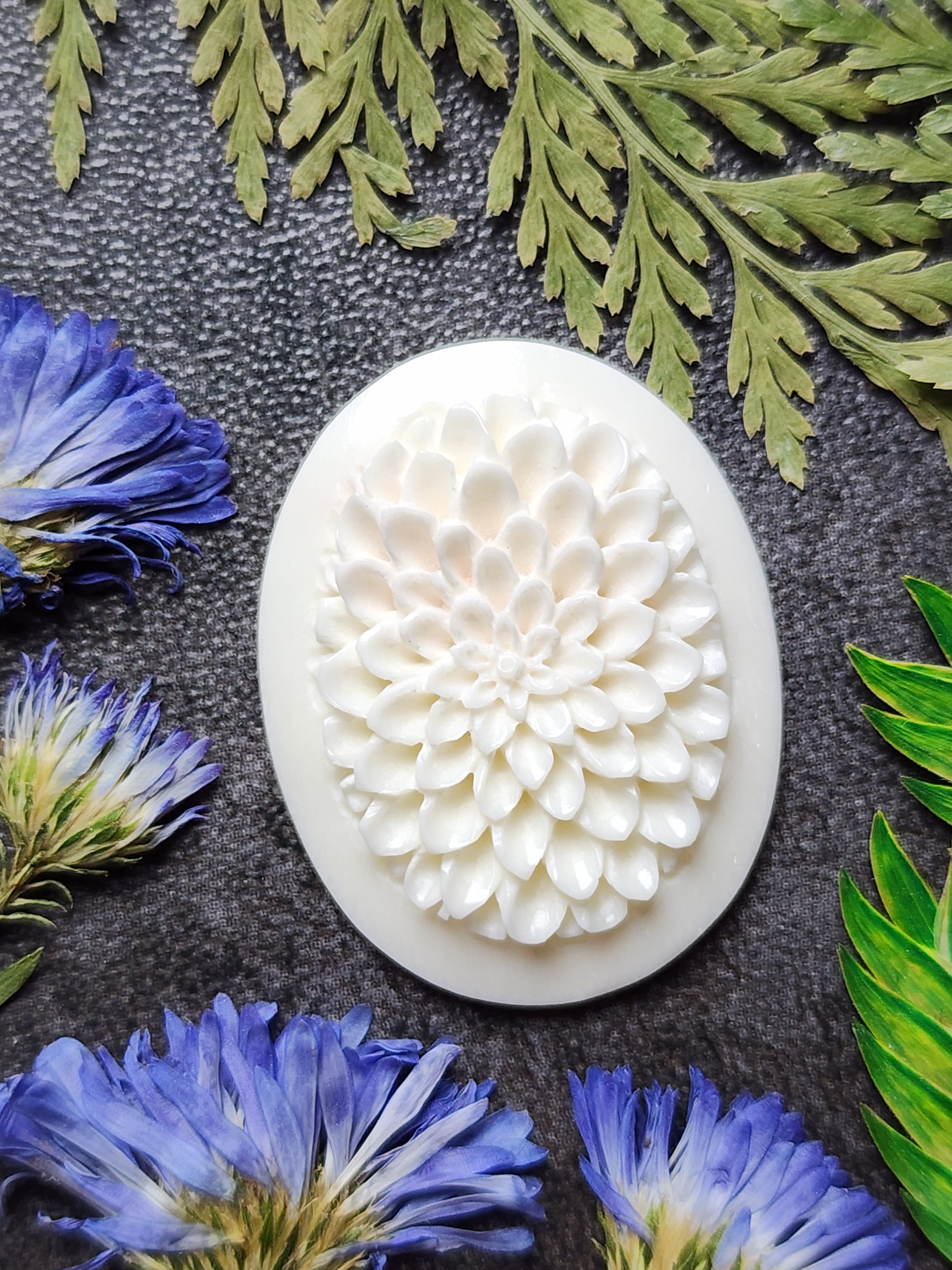 Petals of light carving – Salmon Brook Lapidary